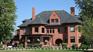 4 Tips to Make Your House’s Irregular Floor Plan Work For You ...