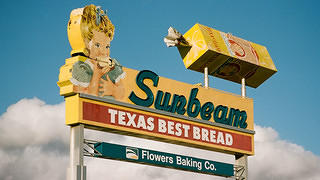 One Photographer's Quest to Capture Vintage Signs Across the Country ...