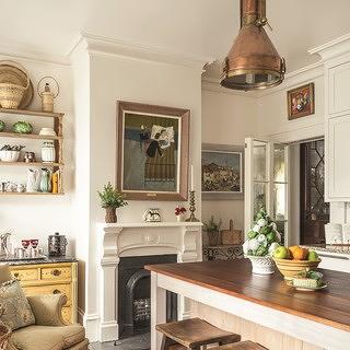 A Savannah, Georgia, Couple Embraces the Character of Their 1850s House ...