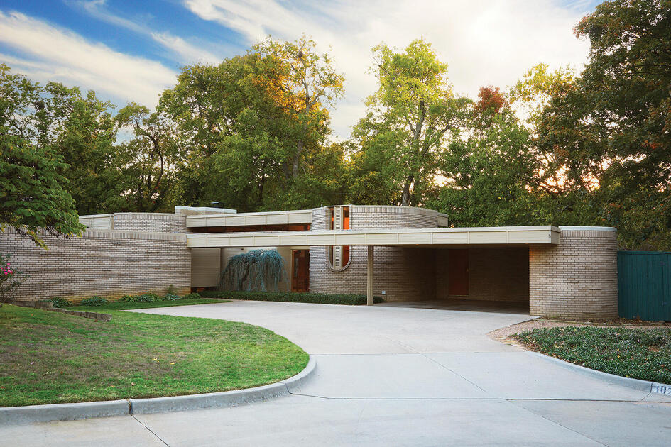 A Modernist House in Norman, Oklahoma, Connects to the Surrounding ...
