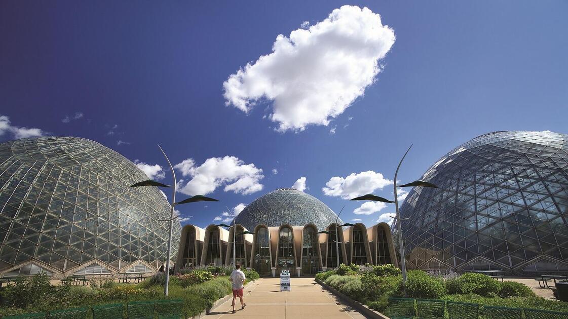 Photo Essay: Discover Milwaukee's Dazzling But Endangered Mitchell Park ...