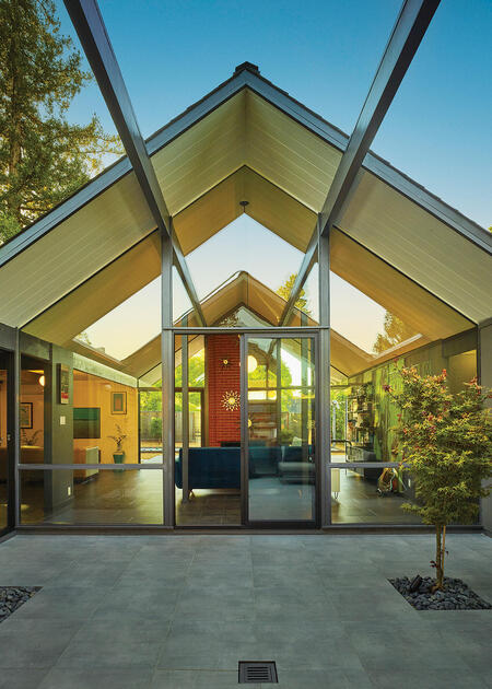 Designer Jennifer Ott Rehabilitates an Eichler House in Northern ...
