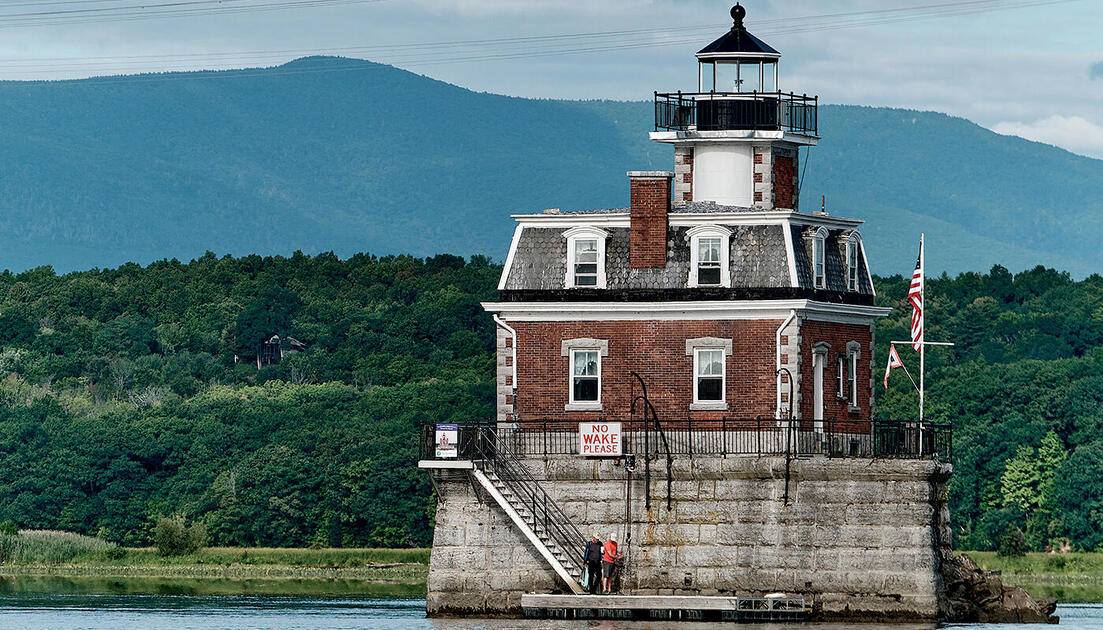 Community Rallies behind Hudson-Athens Lighthouse after Barge Accident ...